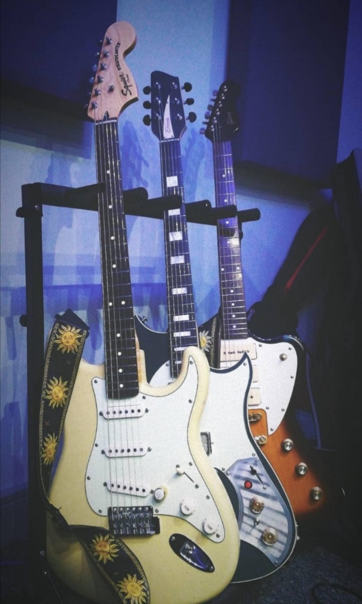 Back in the studio (part 1) – Tim Higgins, Guitarist