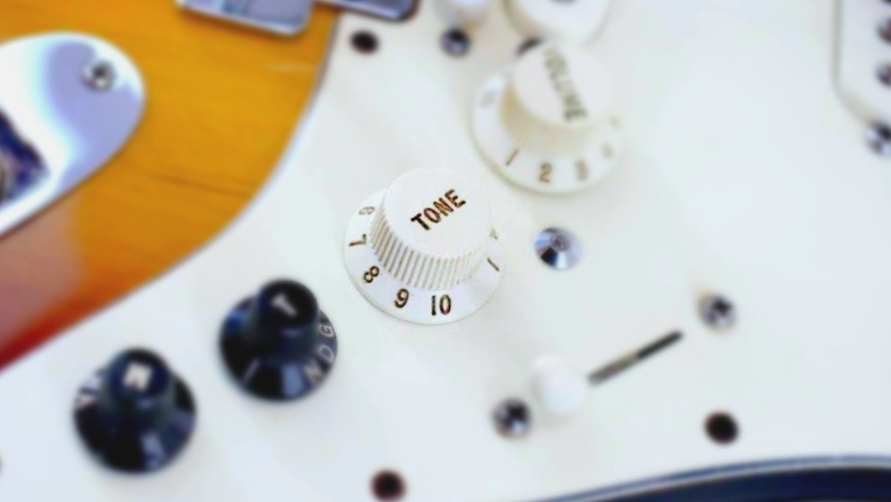 The (not so) secret to getting a great guitar tone – Tim Higgins, Guitarist